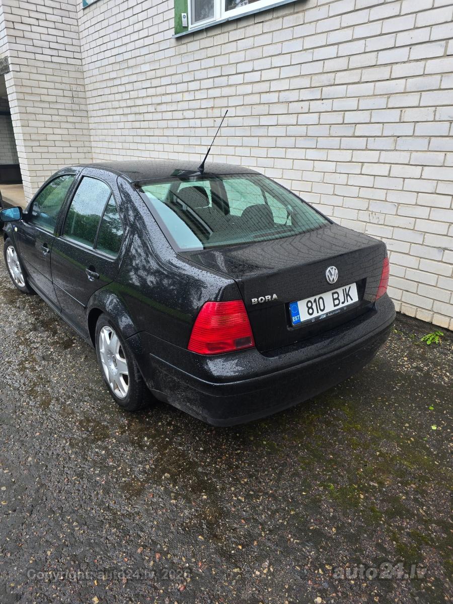 Black Volkswagen Bora 1998 in Voru, with an engine capacity of 1.60 L and mileage of 215 thousand km for 2000 €, photo 3 on AUTOMOTO.COM.LV