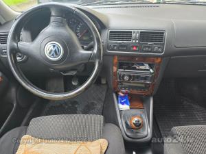 Black Volkswagen Bora 1998 in Voru, with an engine capacity of 1.60 L and mileage of 215 thousand km for 2000 €, photo 5 on AUTOMOTO.COM.LV