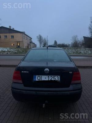 Black Volkswagen Bora 1999 in Rezekne, with an engine capacity of 1.60 L and mileage of 274 thousand km for 2000 €, photo 4 on AUTOMOTO.COM.LV