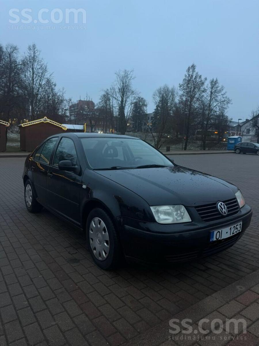 Black Volkswagen Bora 1999 in Rezekne, with an engine capacity of 1.60 L and mileage of 274 thousand km for 2000 €, photo 6 on AUTOMOTO.COM.LV