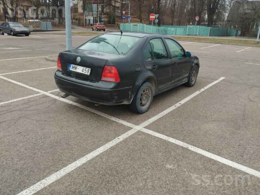 Черный Фольксваген Бора 1999 в Рига, объемом двигателя 2.00 л и пробегом 324 тыс. км за 1000 €, фото 4 на AUTOMOTO.COM.LV