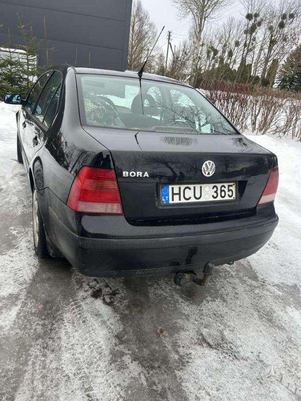 Black Volkswagen Bora 2000 in Prienai, with an engine capacity of 1.90 L and mileage of 302 thousand km for 1250 €, photo 2 on AUTOMOTO.COM.LV