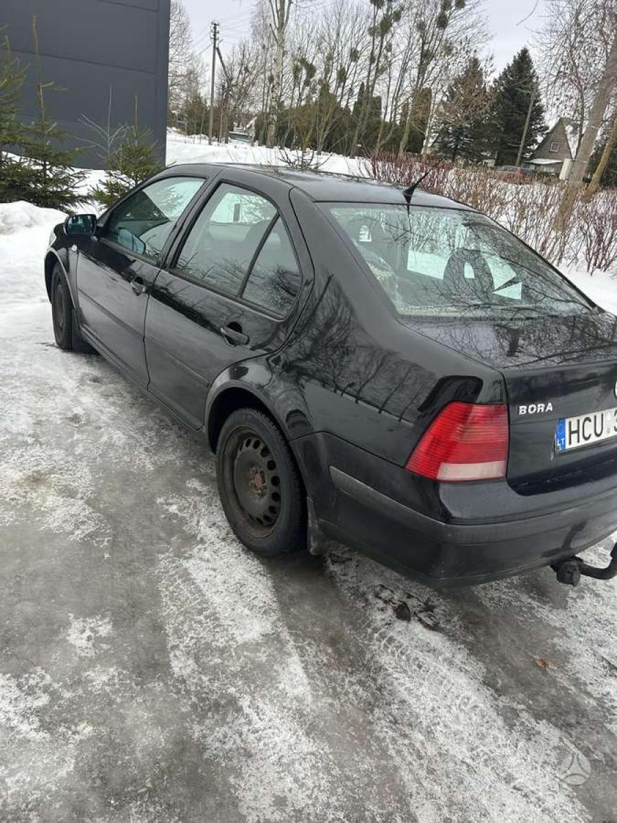 Black Volkswagen Bora 2000 in Prienai, with an engine capacity of 1.90 L and mileage of 302 thousand km for 1250 €, photo 3 on AUTOMOTO.COM.LV