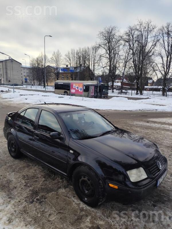 Melns Volkswagen Bora 2002 Valmiera, ar dzinēja tilpumu 1.90 L un nobraukumu 447 tūkst. km par 2000 €, foto 2 vietnē AUTOMOTO.COM.LV