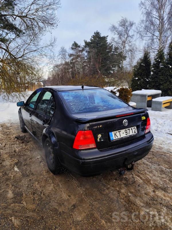 Melns Volkswagen Bora 2002 Valmiera, ar dzinēja tilpumu 1.90 L un nobraukumu 447 tūkst. km par 2000 €, foto 5 vietnē AUTOMOTO.COM.LV