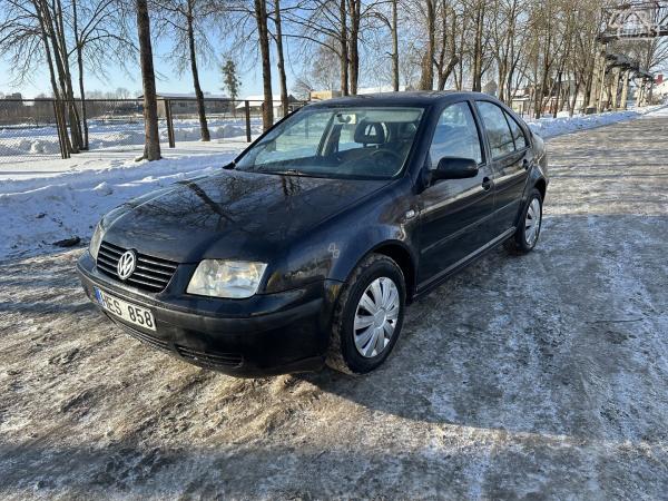 Black Volkswagen Bora 2002 in Jonava, with an engine capacity of 1.90 L and mileage of 350 thousand km for 800 €, photo 1 on AUTOMOTO.COM.LV