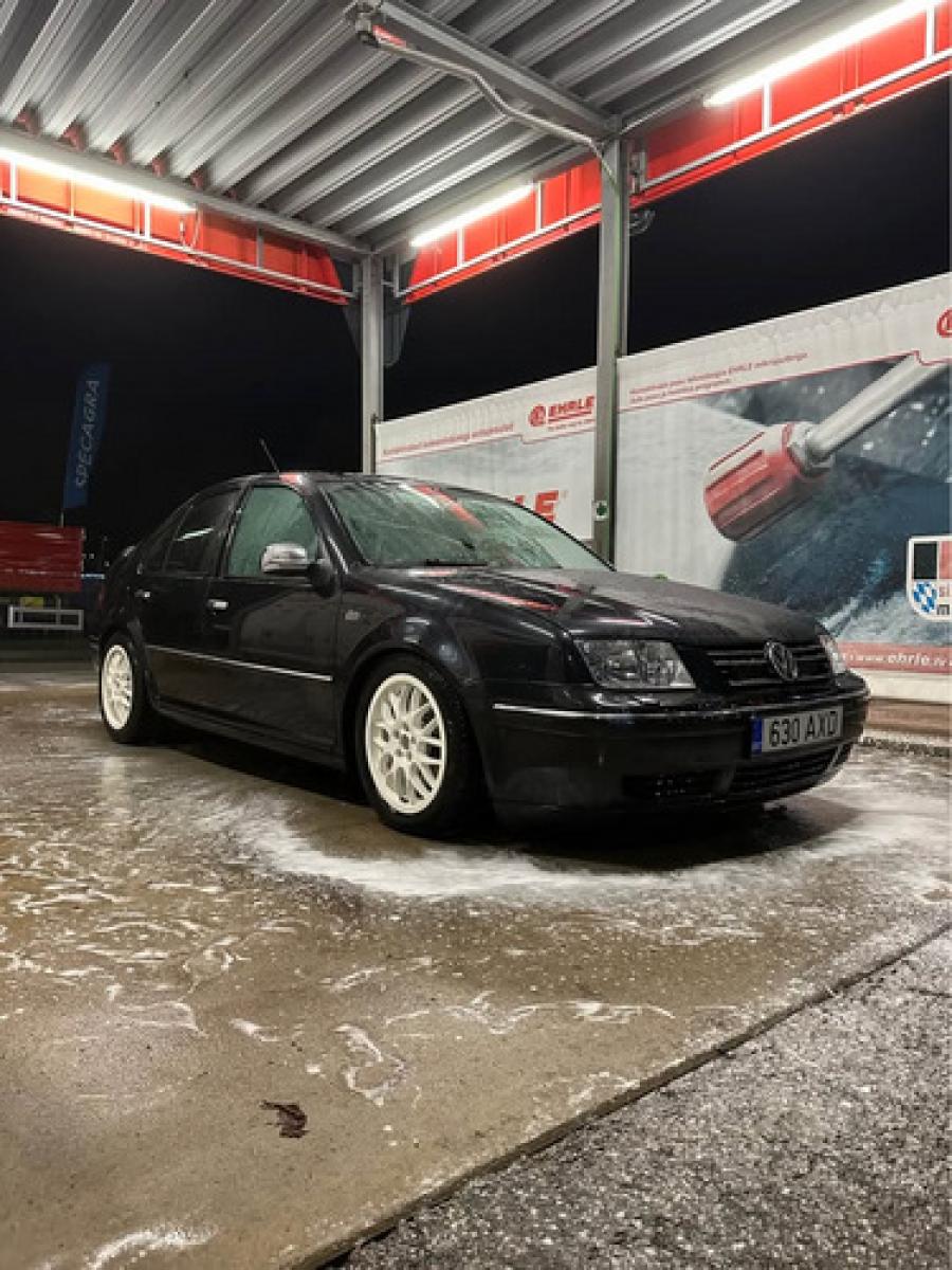 Melns Volkswagen Bora 2003 Tartu, ar dzinēja tilpumu 2.30 L un nobraukumu 342 tūkst. km par 2400 €, foto 3 vietnē AUTOMOTO.COM.LV