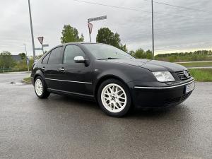 Melns Volkswagen Bora 2003 Tartu, ar dzinēja tilpumu 2.30 L un nobraukumu 342 tūkst. km par 2400 €, foto 4 vietnē AUTOMOTO.COM.LV