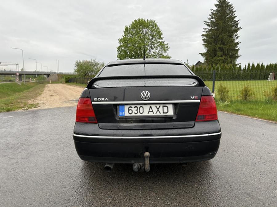 Melns Volkswagen Bora 2003 Tartu, ar dzinēja tilpumu 2.30 L un nobraukumu 342 tūkst. km par 2400 €, foto 8 vietnē AUTOMOTO.COM.LV