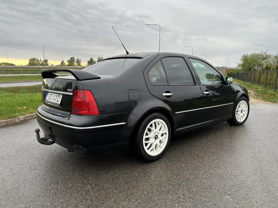 Melns Volkswagen Bora 2003 Tartu, ar dzinēja tilpumu 2.30 L un nobraukumu 342 tūkst. km par 2400 €, foto 9 vietnē AUTOMOTO.COM.LV
