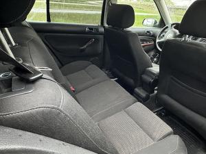 Melns Volkswagen Bora 2003 Tartu, ar dzinēja tilpumu 2.30 L un nobraukumu 342 tūkst. km par 2400 €, foto 10 vietnē AUTOMOTO.COM.LV