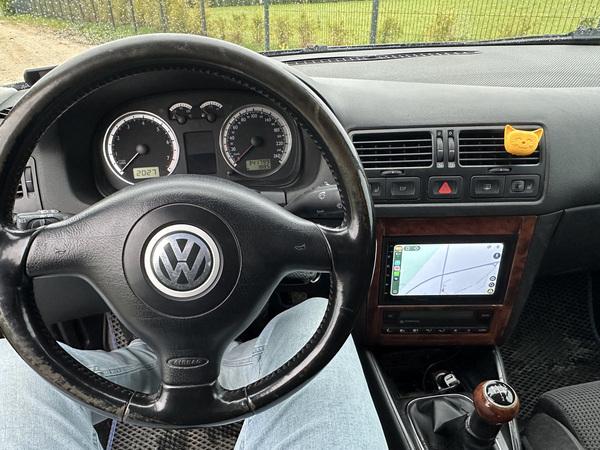 Черный Фольксваген Бора 2003 в Тарту, объемом двигателя 2.30 л и пробегом 342 тыс. км за 2400 €, фото 10 на AUTOMOTO.COM.LV