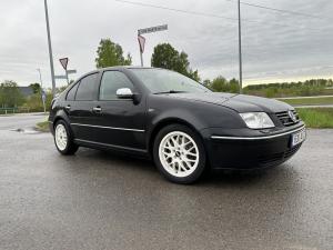 Melns Volkswagen Bora 2003 Tartu, ar dzinēja tilpumu 2.30 L un nobraukumu 342 tūkst. km par 2400 €, foto 16 vietnē AUTOMOTO.COM.LV