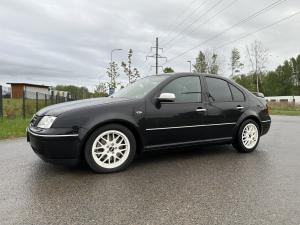 Melns Volkswagen Bora 2003 Tartu, ar dzinēja tilpumu 2.30 L un nobraukumu 342 tūkst. km par 2400 €, foto 18 vietnē AUTOMOTO.COM.LV