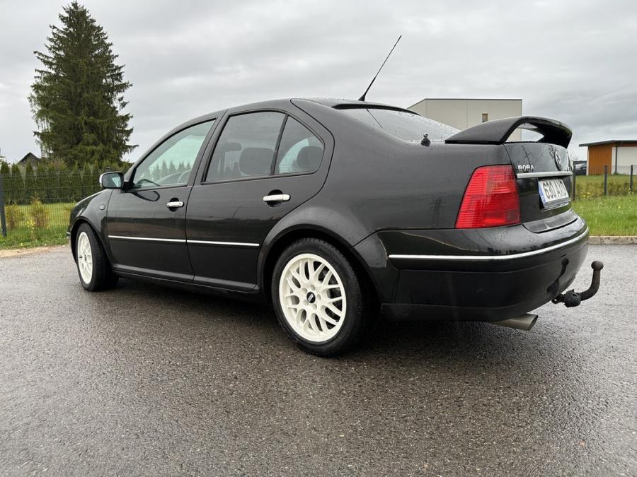 Melns Volkswagen Bora 2003 Tartu, ar dzinēja tilpumu 2.30 L un nobraukumu 342 tūkst. km par 2400 €, foto 19 vietnē AUTOMOTO.COM.LV