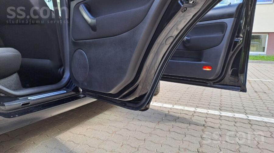 Melns Volkswagen Bora 2003 Rīga, ar dzinēja tilpumu 1.90 L un nobraukumu 0 tūkst. km par 2690 €, foto 10 vietnē AUTOMOTO.COM.LV