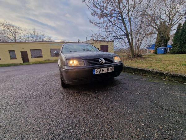 Black Volkswagen Bora 2000 in Siauliai, with an engine capacity of 1.90 L and mileage of 573 thousand km for 800 €, photo 1 on AUTOMOTO.COM.LV