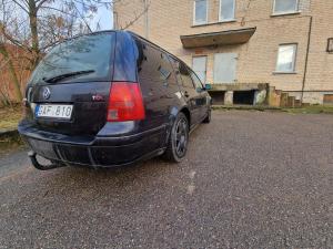 Melns Volkswagen Bora 2000 Šauļi, ar dzinēja tilpumu 1.90 L un nobraukumu 573 tūkst. km par 800 €, foto 4 vietnē AUTOMOTO.COM.LV