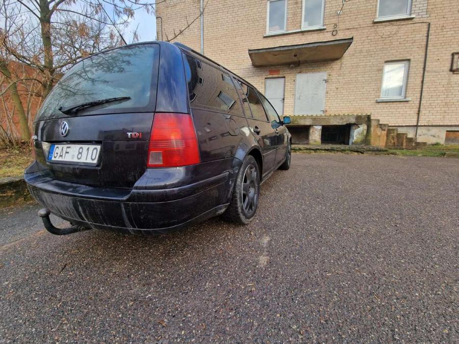Melns Volkswagen Bora 2000 Šauļi, ar dzinēja tilpumu 1.90 L un nobraukumu 573 tūkst. km par 800 €, foto 4 vietnē AUTOMOTO.COM.LV