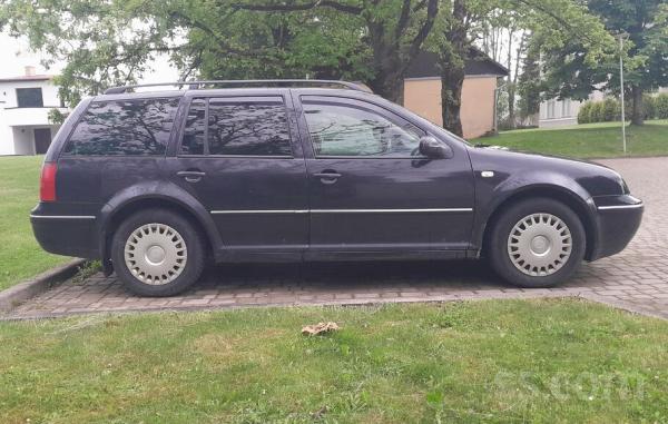 Black Volkswagen Bora 2002 in Valmiera, with an engine capacity of 1.90 L and mileage of 329 thousand km for 1750 €, photo 3 on AUTOMOTO.COM.LV