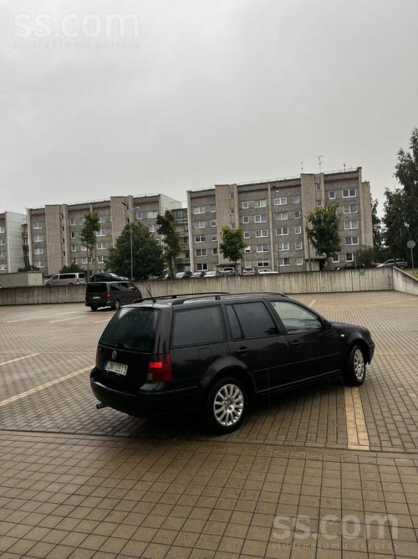 Black Volkswagen Bora 2002 in Jekabpils, with an engine capacity of 1.90 L and mileage of 0 thousand km for 1050 €, photo 4 on AUTOMOTO.COM.LV