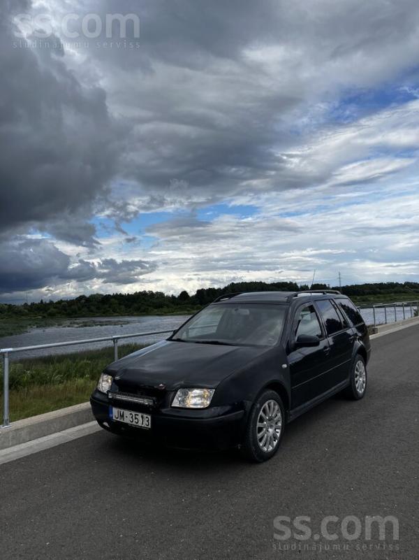 Black Volkswagen Bora 2002 in Jekabpils, with an engine capacity of 1.90 L and mileage of 0 thousand km for 1050 €, photo 6 on AUTOMOTO.COM.LV
