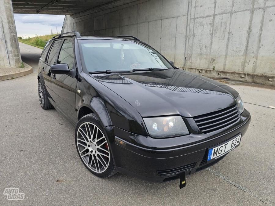 Melns Volkswagen Bora 2003 Panevēža, ar dzinēja tilpumu 1.90 L un nobraukumu 383 tūkst. km par 1800 €, foto 3 vietnē AUTOMOTO.COM.LV