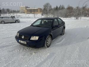 Blue Volkswagen Bora 1999 in Saldus, with an engine capacity of 1.60 L and mileage of 295 thousand km for 1200 €, photo  on AUTOMOTO.COM.LV