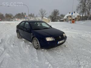Синий Фольксваген Бора 1999 в Салдус, объемом двигателя 1.60 л и пробегом 295 тыс. км за 1200 €, фото 2 на AUTOMOTO.COM.LV