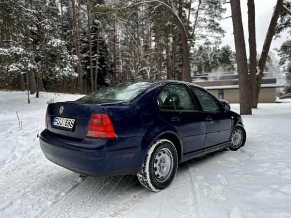 Blue Volkswagen Bora 1999 in Vilnius, with an engine capacity of 1.90 L and mileage of 4500 thousand km for 650 €, photo 4 on AUTOMOTO.COM.LV