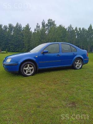 Blue Volkswagen Bora 1999 in Riga, with an engine capacity of 1.80 L and mileage of 326 thousand km for 1050 €, photo  on AUTOMOTO.COM.LV
