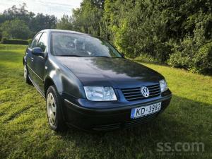 Blue Volkswagen Bora 2000 in Jekabpils, with an engine capacity of 1.60 L and mileage of 271 thousand km for 990 €, photo 2 on AUTOMOTO.COM.LV