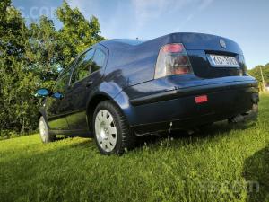 Blue Volkswagen Bora 2000 in Jekabpils, with an engine capacity of 1.60 L and mileage of 271 thousand km for 990 €, photo 6 on AUTOMOTO.COM.LV