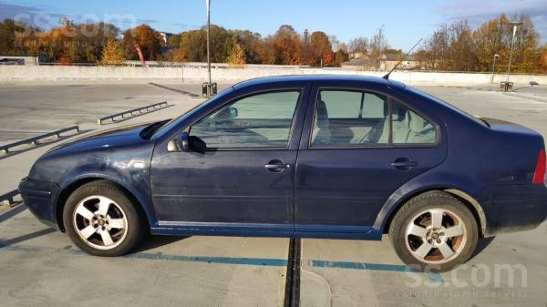 Blue Volkswagen Bora 2000 in Riga, with an engine capacity of 1.90 L and mileage of 338 thousand km for 1200 €, photo 2 on AUTOMOTO.COM.LV
