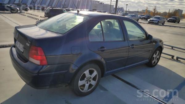 Blue Volkswagen Bora 2000 in Riga, with an engine capacity of 1.90 L and mileage of 338 thousand km for 1200 €, photo 4 on AUTOMOTO.COM.LV
