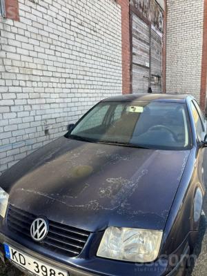 Zils Volkswagen Bora 2000 Ludza, ar dzinēja tilpumu 1.60 L un nobraukumu 280 tūkst. km par 450 €, foto 6 vietnē AUTOMOTO.COM.LV