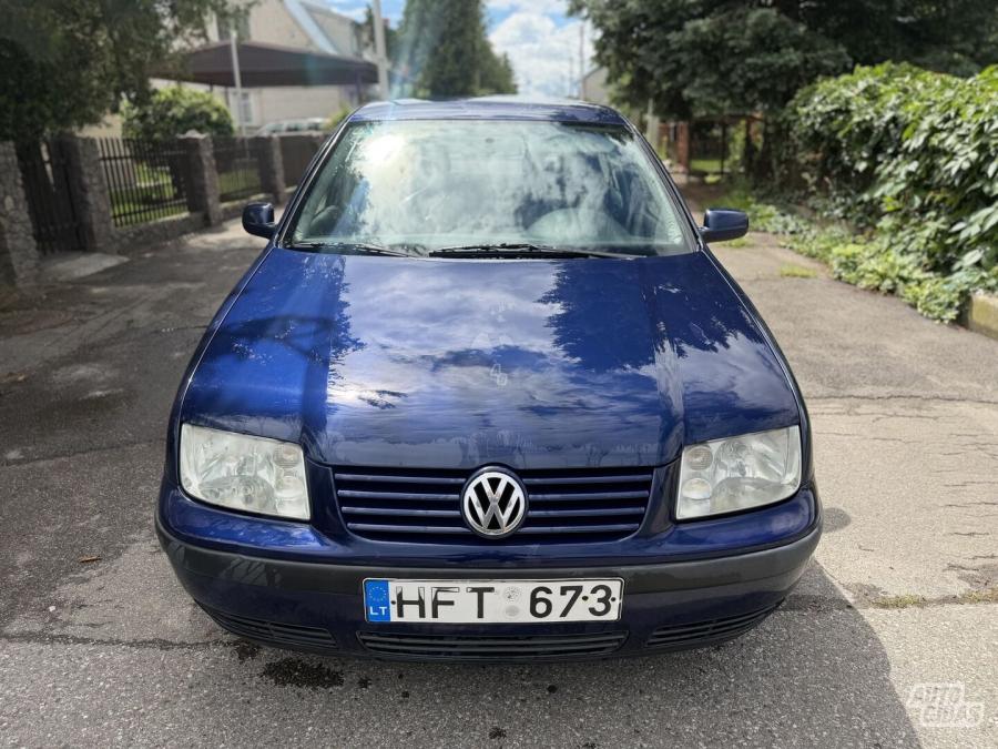 Blue Volkswagen Bora 2000 in Kaunas, with an engine capacity of 1.90 L and mileage of 287 thousand km for 850 €, photo 3 on AUTOMOTO.COM.LV