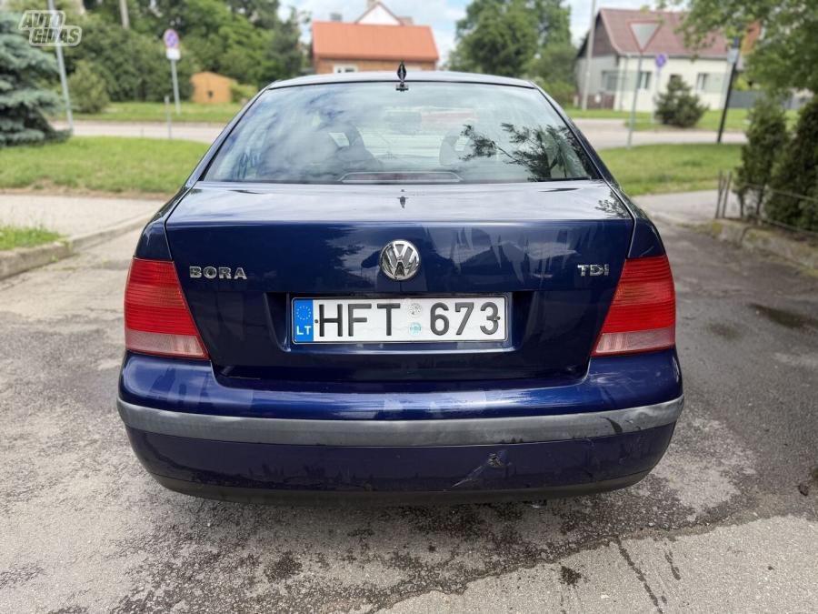 Blue Volkswagen Bora 2000 in Kaunas, with an engine capacity of 1.90 L and mileage of 287 thousand km for 850 €, photo 7 on AUTOMOTO.COM.LV