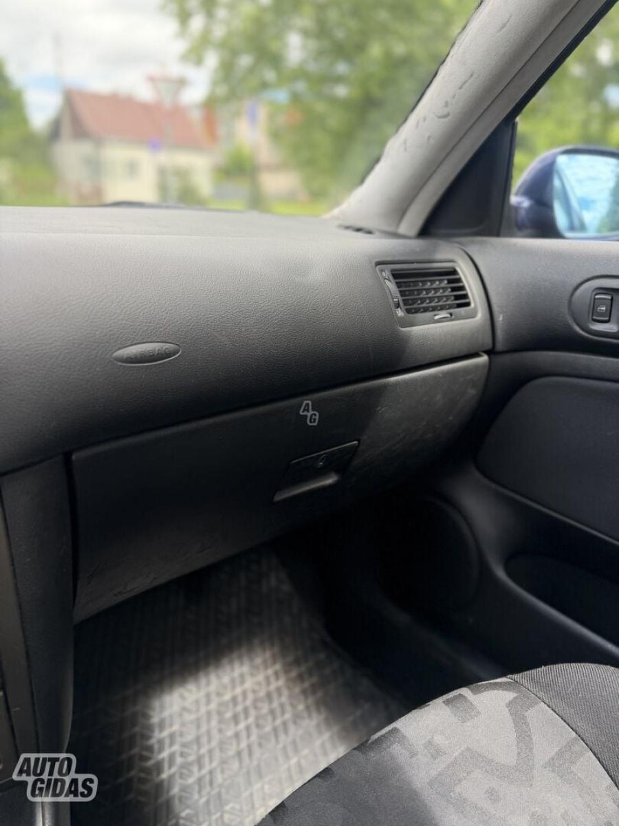 Blue Volkswagen Bora 2000 in Kaunas, with an engine capacity of 1.90 L and mileage of 287 thousand km for 850 €, photo 23 on AUTOMOTO.COM.LV