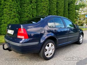 Zils Volkswagen Bora 2000 Tartu, ar dzinēja tilpumu 1.60 L un nobraukumu 350 tūkst. km par 890 €, foto 4 vietnē AUTOMOTO.COM.LV