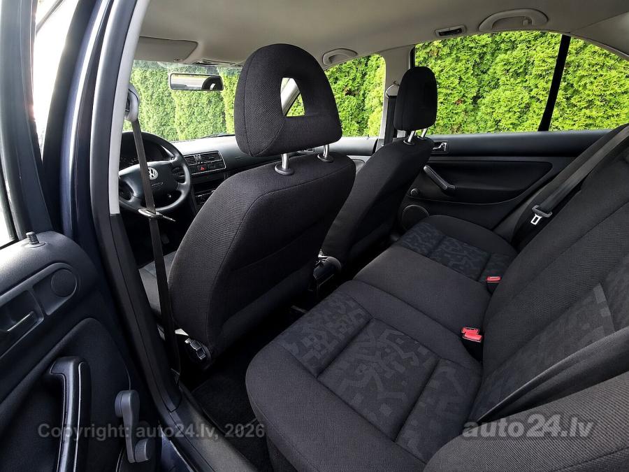 Zils Volkswagen Bora 2000 Tartu, ar dzinēja tilpumu 1.60 L un nobraukumu 350 tūkst. km par 890 €, foto 6 vietnē AUTOMOTO.COM.LV