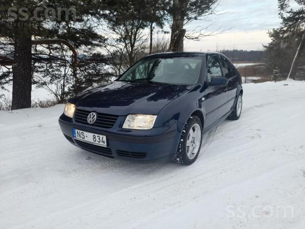 Zils Volkswagen Bora 2001 Rēzekne, ar dzinēja tilpumu 1.90 L un nobraukumu 404 tūkst. km par 1500 €, foto 1 vietnē AUTOMOTO.COM.LV