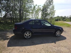 Zils Volkswagen Bora 2001 Rēzekne, ar dzinēja tilpumu 1.90 L un nobraukumu 406 tūkst. km par 1350 €, foto 4 vietnē AUTOMOTO.COM.LV