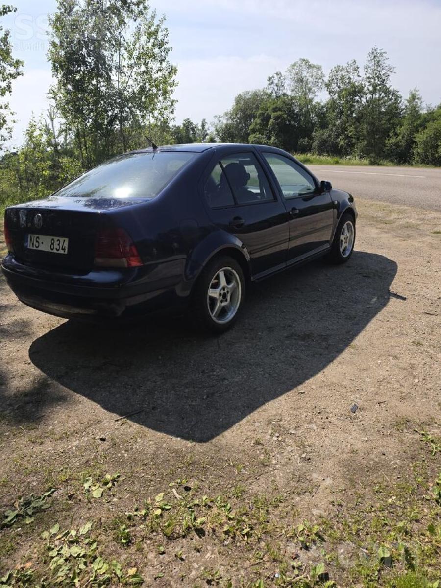 Zils Volkswagen Bora 2001 Rēzekne, ar dzinēja tilpumu 1.90 L un nobraukumu 406 tūkst. km par 1350 €, foto 5 vietnē AUTOMOTO.COM.LV