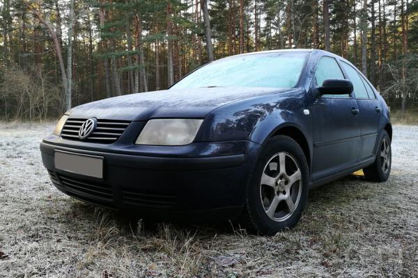 Blue Volkswagen Bora 2001 in Riga, with an engine capacity of 1.60 L and mileage of 553 thousand km for 550 €, photo 1 on AUTOMOTO.COM.LV