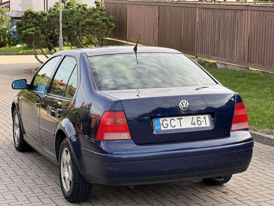 Blue Volkswagen Bora 2001 in Klaipeda, with an engine capacity of 1.90 L and mileage of 368 thousand km for 1400 €, photo 4 on AUTOMOTO.COM.LV