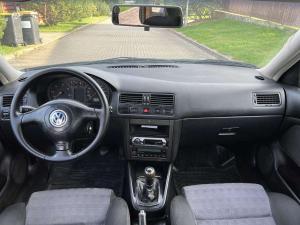 Blue Volkswagen Bora 2001 in Klaipeda, with an engine capacity of 1.90 L and mileage of 368 thousand km for 1400 €, photo 8 on AUTOMOTO.COM.LV