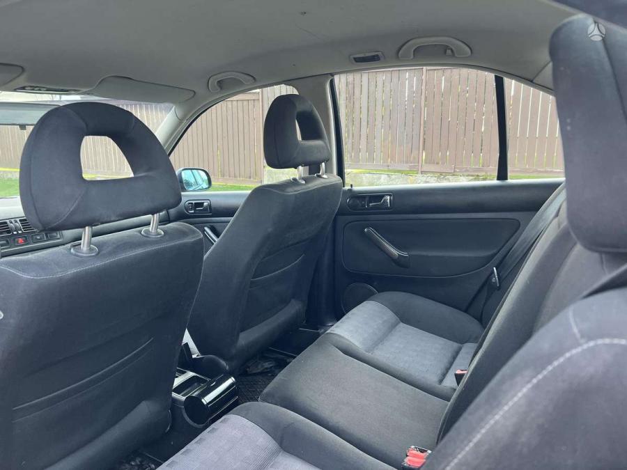 Blue Volkswagen Bora 2001 in Klaipeda, with an engine capacity of 1.90 L and mileage of 368 thousand km for 1400 €, photo 9 on AUTOMOTO.COM.LV