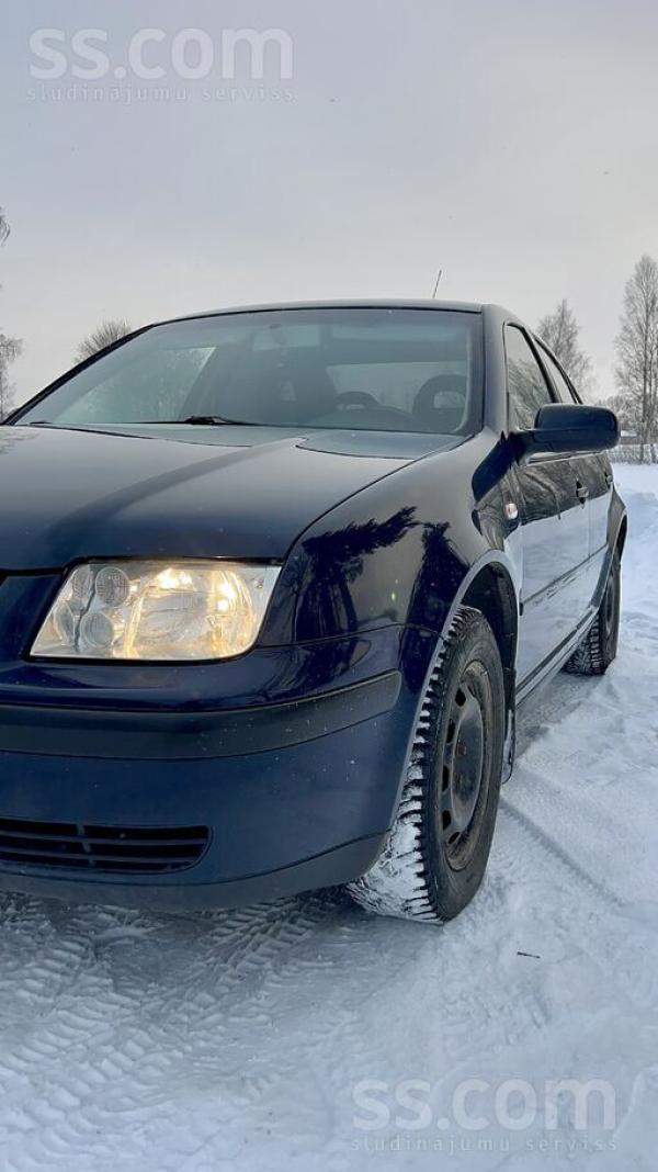 Zils Volkswagen Bora 2002 Gulbene, ar dzinēja tilpumu 1.60 L un nobraukumu 325 tūkst. km par 1490 €, foto 1 vietnē AUTOMOTO.COM.LV