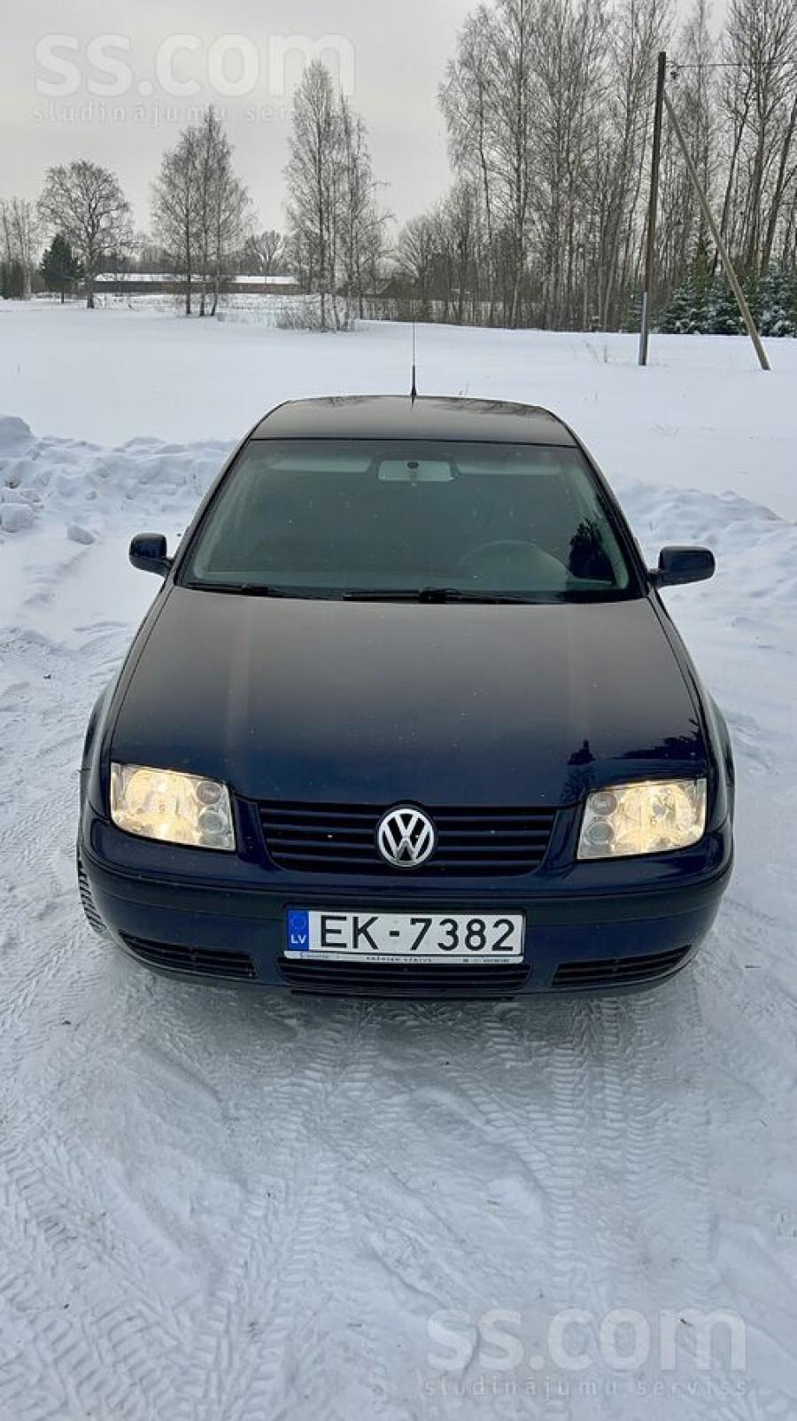 Blue Volkswagen Bora 2002 in Gulbene, with an engine capacity of 1.60 L and mileage of 325 thousand km for 1490 €, photo 2 on AUTOMOTO.COM.LV